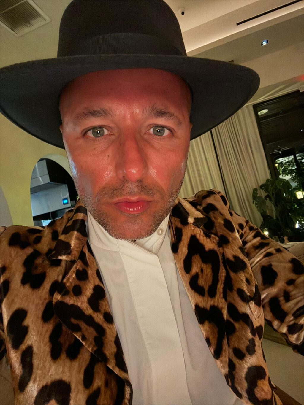 Sebastian Ortega, Jordan Belfort y Gaby Alvarez cena cumbre en Carbone ...