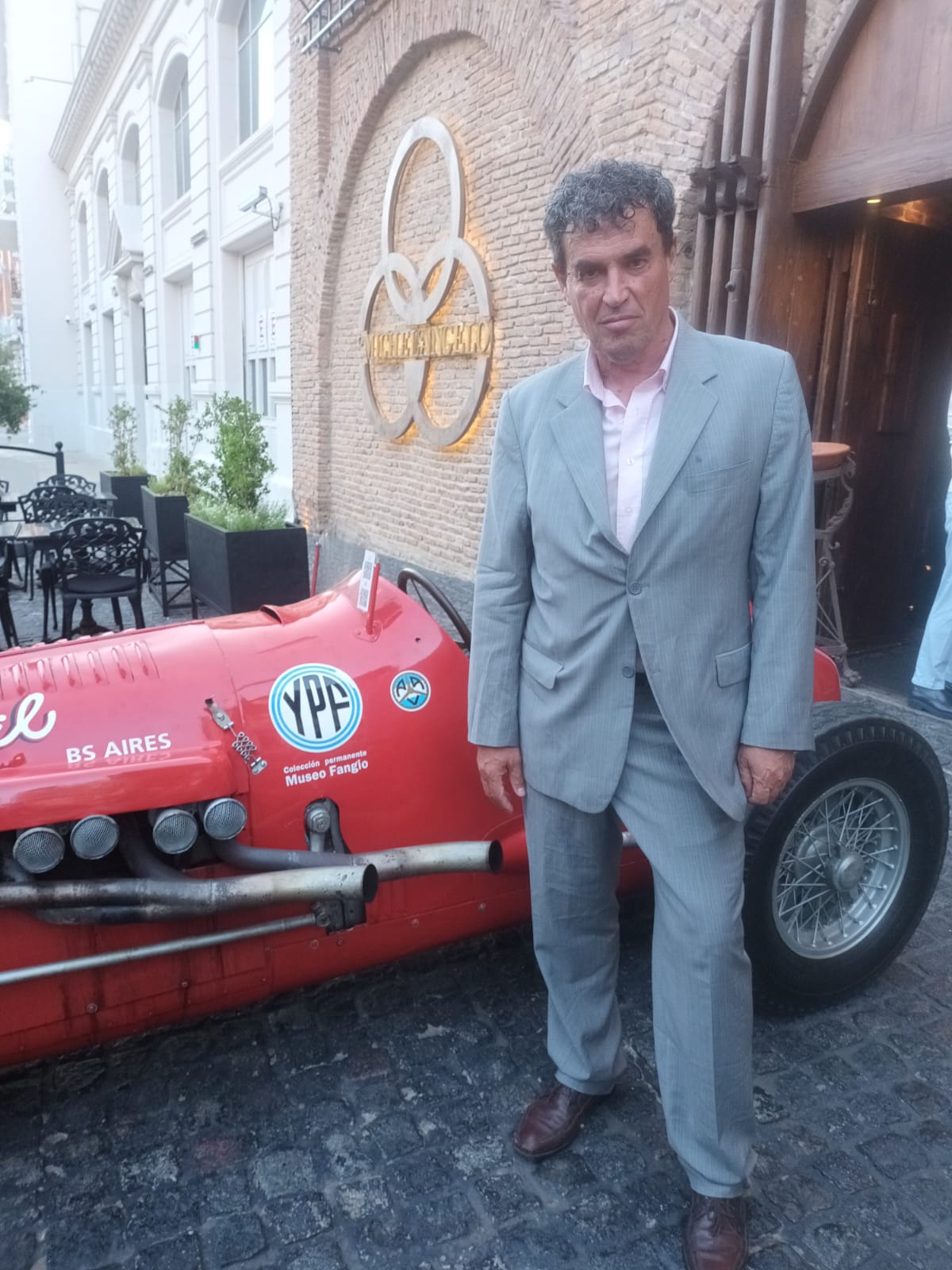 Homenaje a Juan Manuel Fangio en Michelangelo Legend - Silvana ...